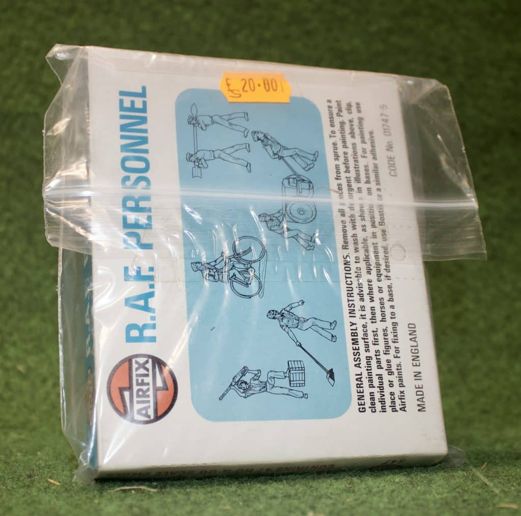 Airfix HO And OO World War II British RAF Personnel 01747-5 On Sprue ...