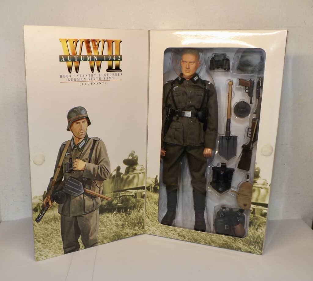 1/6 Scale Dragon WWII German Falkner Sixth Army 70154 - Modellers Loft